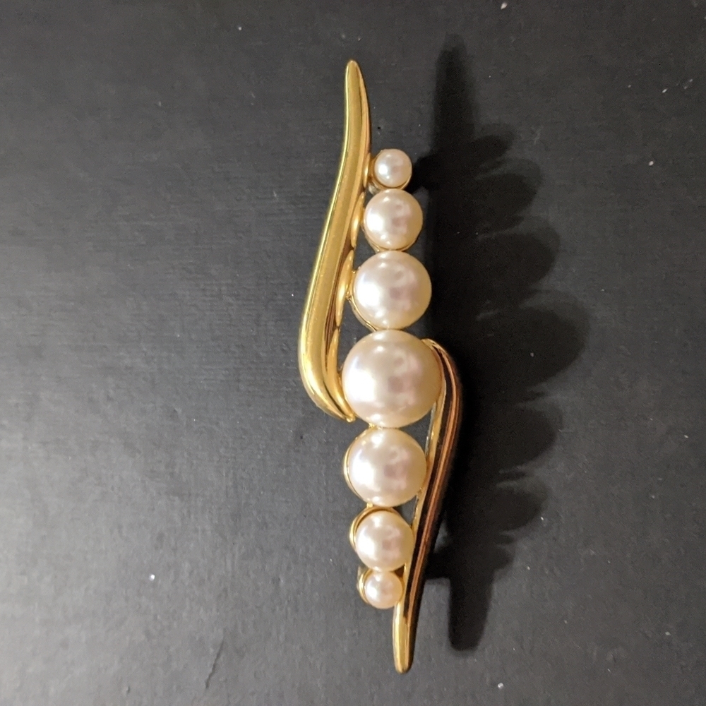 Vintage Monet Gold Tone Faux Pearl Swirl Bar Brooch P… - Gem